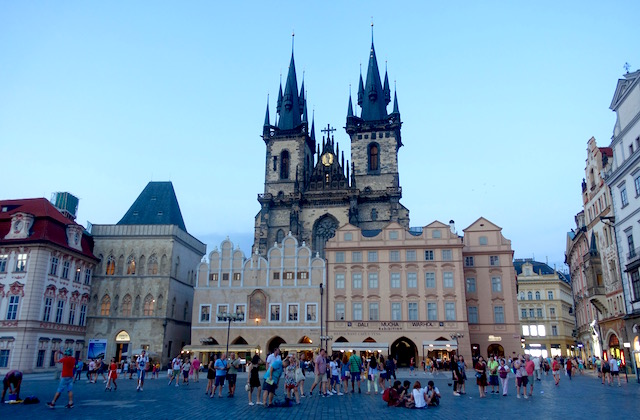 Architecture Prague : abécédaire monumental ! - Family Evasion